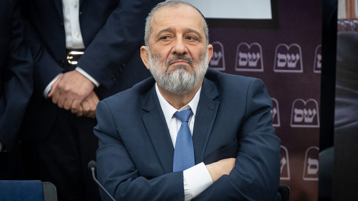האולטימטום של ש"ס: חוק יסוד לימוד תורה או משבר - סרוגים
